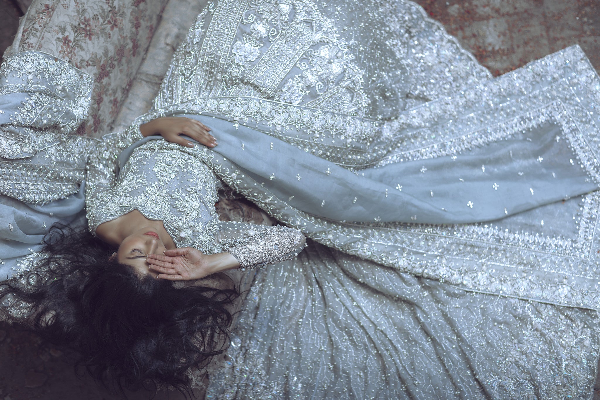 PALE BLUE – Suffuse